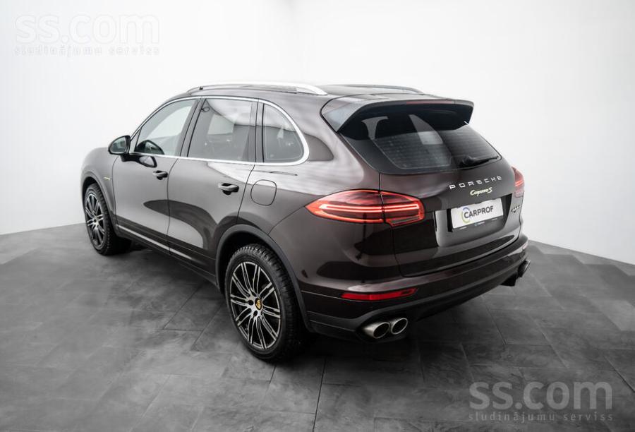 Sarkans Porsche Cayenne 2015 Tallina, ar dzinēja tilpumu 3.00 L un nobraukumu 194 tūkst. km par 25999 €, foto 6 vietnē AUTOMOTO.COM.LV