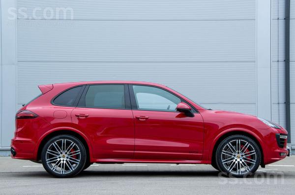 Red Porsche Cayenne 2016 in Riga, with an engine capacity of 3.60 L and mileage of 126 thousand km for 39900 €, photo 3 on AUTOMOTO.COM.LV