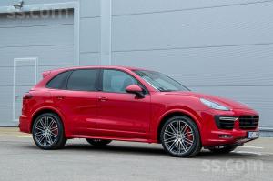 Sarkans Porsche Cayenne 2016 Rīga, ar dzinēja tilpumu 3.60 L un nobraukumu 126 tūkst. km par 39900 €, foto 5 vietnē AUTOMOTO.COM.LV