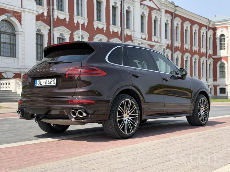 Sarkans Porsche Cayenne 2016 Jelgava, ar dzinēja tilpumu 3.00 L un nobraukumu 224 tūkst. km par 24900 €, foto 1 vietnē AUTOMOTO.COM.LV