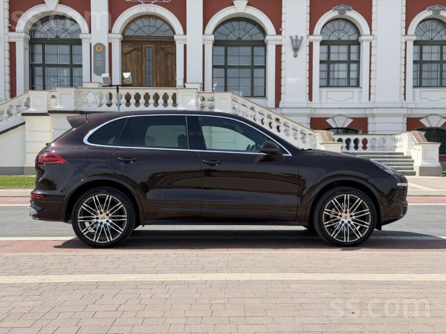 Sarkans Porsche Cayenne 2016 Jelgava, ar dzinēja tilpumu 3.00 L un nobraukumu 224 tūkst. km par 24900 €, foto 4 vietnē AUTOMOTO.COM.LV