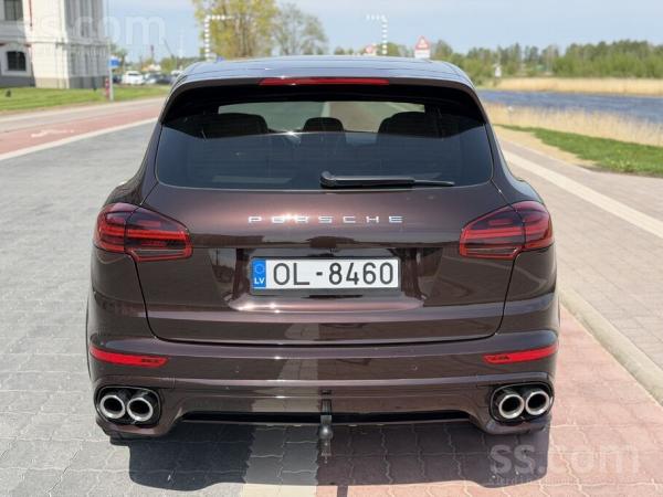 Sarkans Porsche Cayenne 2016 Jelgava, ar dzinēja tilpumu 3.00 L un nobraukumu 224 tūkst. km par 24900 €, foto 4 vietnē AUTOMOTO.COM.LV