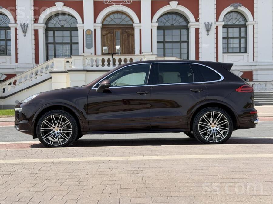 Sarkans Porsche Cayenne 2016 Jelgava, ar dzinēja tilpumu 3.00 L un nobraukumu 224 tūkst. km par 24900 €, foto 7 vietnē AUTOMOTO.COM.LV