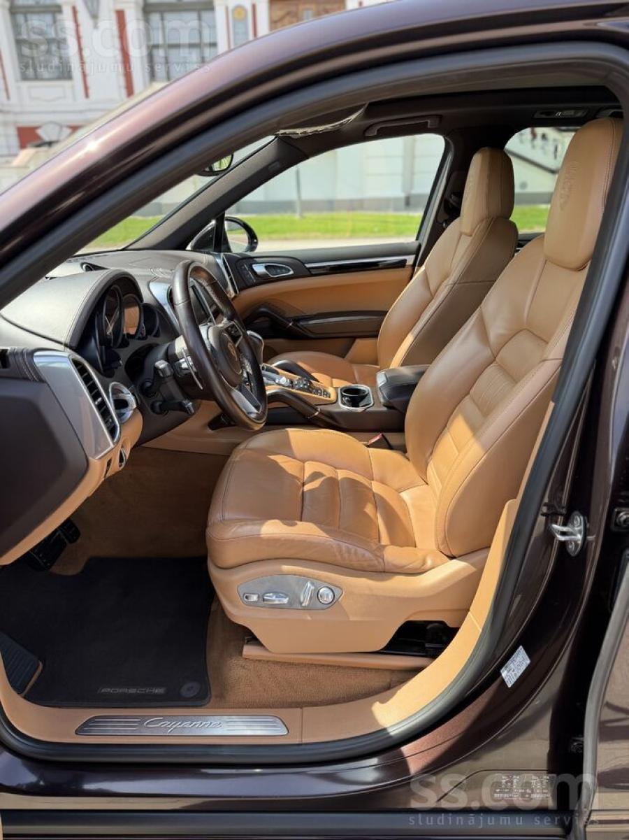 Sarkans Porsche Cayenne 2016 Jelgava, ar dzinēja tilpumu 3.00 L un nobraukumu 224 tūkst. km par 24900 €, foto 18 vietnē AUTOMOTO.COM.LV