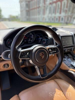 Sarkans Porsche Cayenne 2016 Jelgava, ar dzinēja tilpumu 3.00 L un nobraukumu 224 tūkst. km par 24900 €, foto 20 vietnē AUTOMOTO.COM.LV