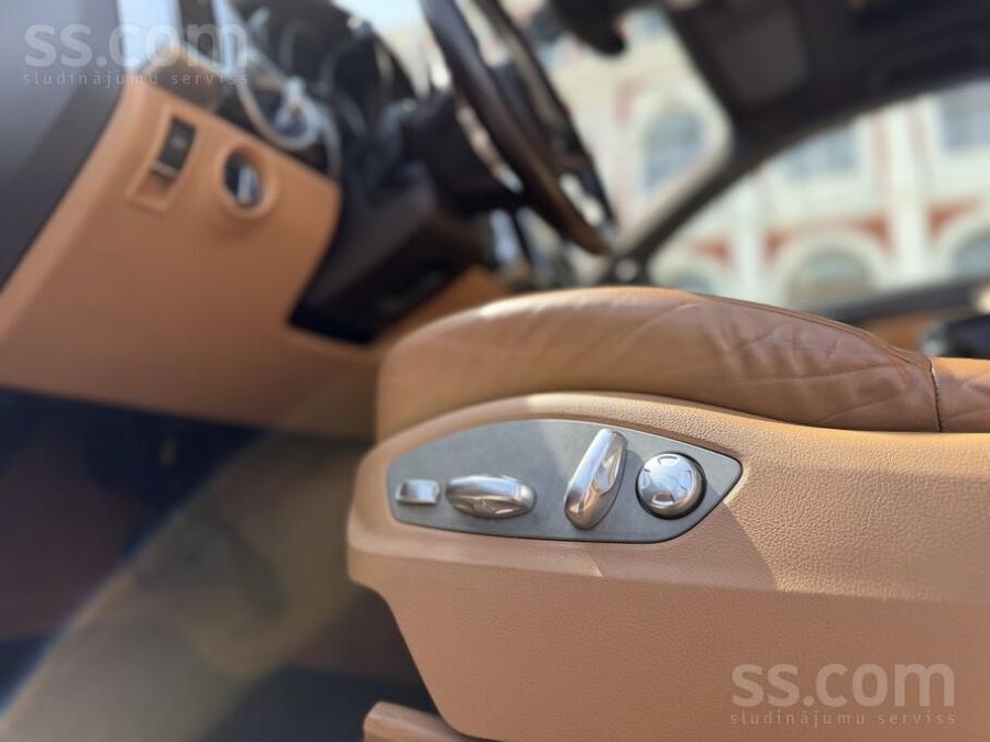 Sarkans Porsche Cayenne 2016 Jelgava, ar dzinēja tilpumu 3.00 L un nobraukumu 224 tūkst. km par 24900 €, foto 21 vietnē AUTOMOTO.COM.LV