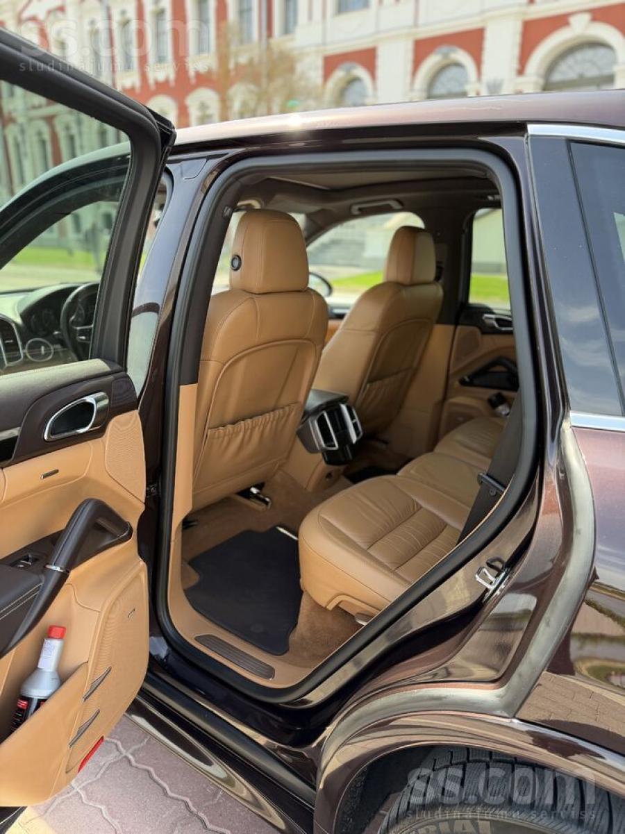 Sarkans Porsche Cayenne 2016 Jelgava, ar dzinēja tilpumu 3.00 L un nobraukumu 224 tūkst. km par 24900 €, foto 26 vietnē AUTOMOTO.COM.LV