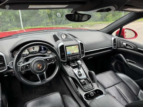 Sarkans Porsche Cayenne 2016 Kauņa, ar dzinēja tilpumu 2.97 L un nobraukumu 171 tūkst. km par 21500 €, foto 4 vietnē AUTOMOTO.COM.LV