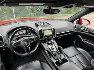 Sarkans Porsche Cayenne 2016 Kauņa, ar dzinēja tilpumu 2.97 L un nobraukumu 171 tūkst. km par 21500 €, foto 5 vietnē AUTOMOTO.COM.LV