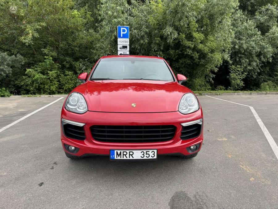 Sarkans Porsche Cayenne 2016 Kauņa, ar dzinēja tilpumu 2.97 L un nobraukumu 171 tūkst. km par 21500 €, foto 6 vietnē AUTOMOTO.COM.LV