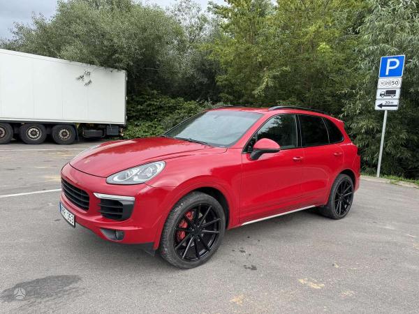 Sarkans Porsche Cayenne 2016 Kauņa, ar dzinēja tilpumu 2.97 L un nobraukumu 171 tūkst. km par 21500 €, foto 6 vietnē AUTOMOTO.COM.LV