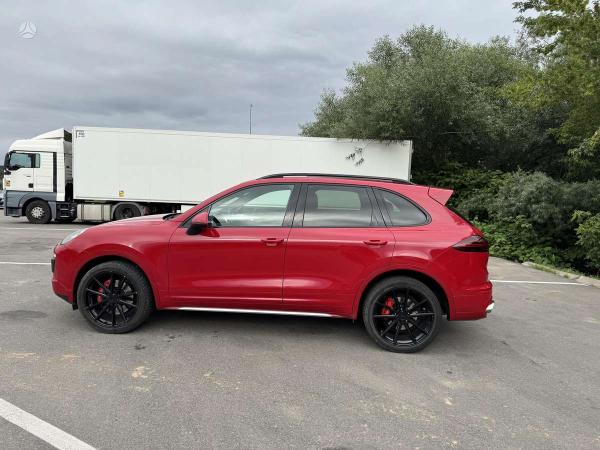 Sarkans Porsche Cayenne 2016 Kauņa, ar dzinēja tilpumu 2.97 L un nobraukumu 171 tūkst. km par 21500 €, foto 7 vietnē AUTOMOTO.COM.LV