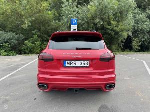 Sarkans Porsche Cayenne 2016 Kauņa, ar dzinēja tilpumu 2.97 L un nobraukumu 171 tūkst. km par 21500 €, foto 10 vietnē AUTOMOTO.COM.LV