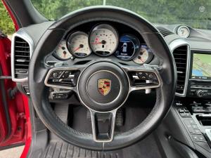 Sarkans Porsche Cayenne 2016 Kauņa, ar dzinēja tilpumu 2.97 L un nobraukumu 171 tūkst. km par 21500 €, foto 14 vietnē AUTOMOTO.COM.LV