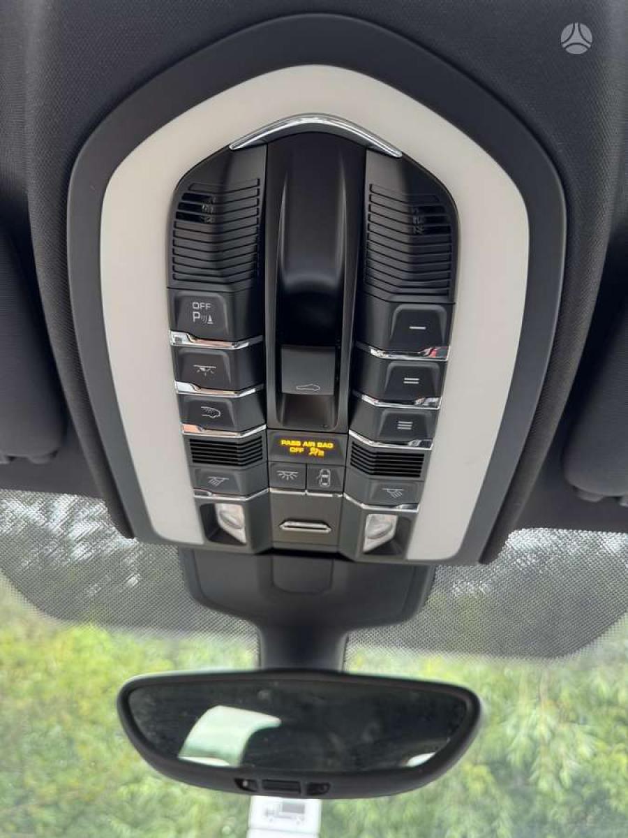 Sarkans Porsche Cayenne 2016 Kauņa, ar dzinēja tilpumu 2.97 L un nobraukumu 171 tūkst. km par 21500 €, foto 38 vietnē AUTOMOTO.COM.LV