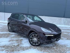 Red Porsche Cayenne 2017 in Riga, with an engine capacity of 3.00 L and mileage of 0 thousand km for 24900 €, photo 11 on AUTOMOTO.COM.LV