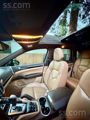 Sarkans Porsche Cayenne 2017 Rīga, ar dzinēja tilpumu 4.00 L un nobraukumu 133 tūkst. km par 27000 €, foto 6 vietnē AUTOMOTO.COM.LV