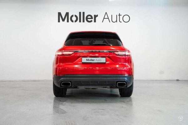 Sarkans Porsche Cayenne 2018 Viļņa, ar dzinēja tilpumu 3.00 L un nobraukumu 108 tūkst. km par 35900 €, foto 6 vietnē AUTOMOTO.COM.LV