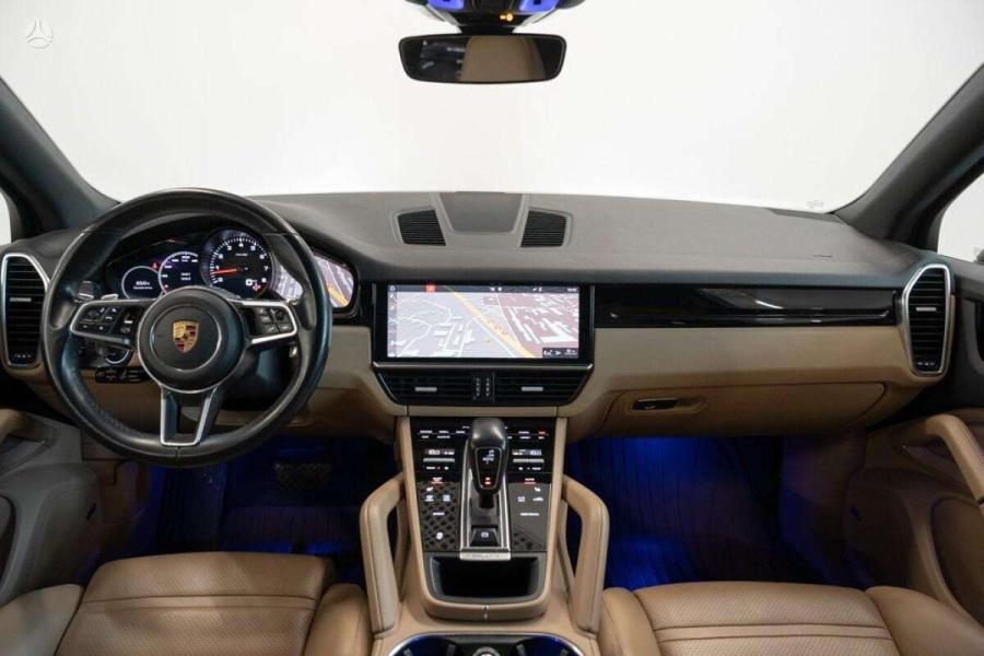 Sarkans Porsche Cayenne 2018 Viļņa, ar dzinēja tilpumu 3.00 L un nobraukumu 108 tūkst. km par 35900 €, foto 9 vietnē AUTOMOTO.COM.LV