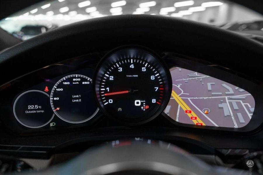 Sarkans Porsche Cayenne 2018 Viļņa, ar dzinēja tilpumu 3.00 L un nobraukumu 108 tūkst. km par 35900 €, foto 12 vietnē AUTOMOTO.COM.LV