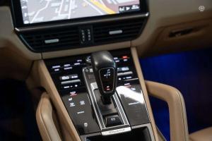 Sarkans Porsche Cayenne 2018 Viļņa, ar dzinēja tilpumu 3.00 L un nobraukumu 108 tūkst. km par 35900 €, foto 20 vietnē AUTOMOTO.COM.LV