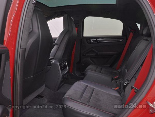 Red Porsche Cayenne 2021 in Tallinn, with an engine capacity of 4.00 L and mileage of 30 thousand km for 97900 €, photo 11 on AUTOMOTO.COM.LV