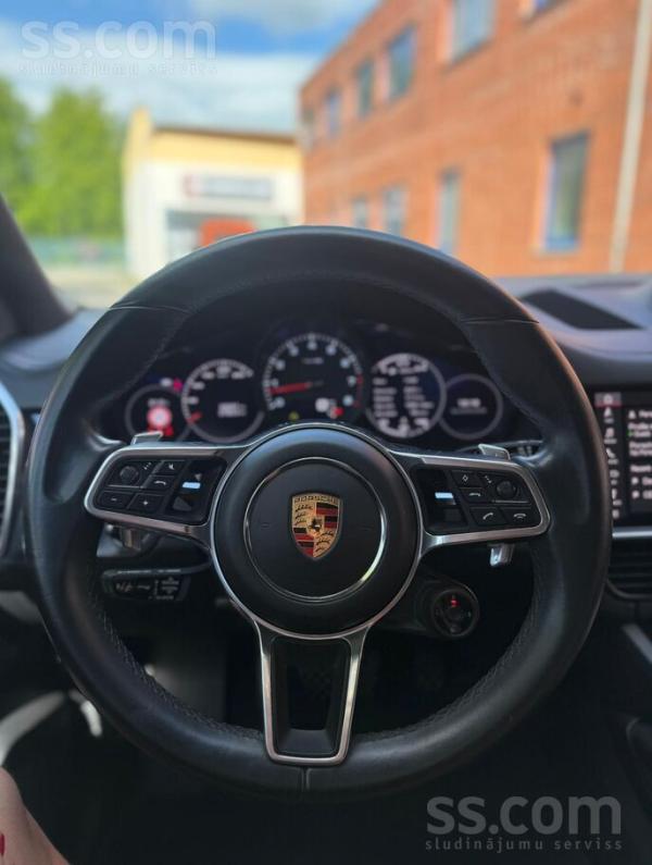Sarkans Porsche Cayenne 2021 Cēsis, ar dzinēja tilpumu 3.00 L un nobraukumu 59 tūkst. km par 62000 €, foto 6 vietnē AUTOMOTO.COM.LV