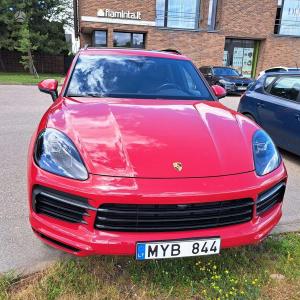 Sarkans Porsche Cayenne 2021 Kauņa, ar dzinēja tilpumu 3.00 L un nobraukumu 49 tūkst. km par 63500 €, foto 5 vietnē AUTOMOTO.COM.LV