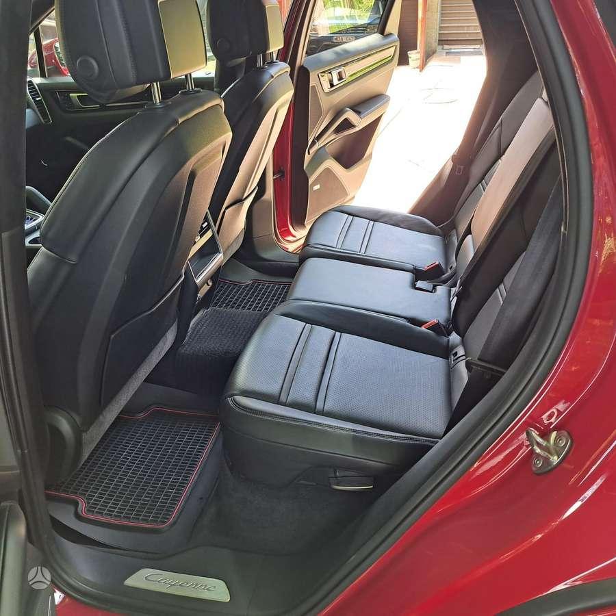 Sarkans Porsche Cayenne 2021 Kauņa, ar dzinēja tilpumu 3.00 L un nobraukumu 49 tūkst. km par 63500 €, foto 9 vietnē AUTOMOTO.COM.LV