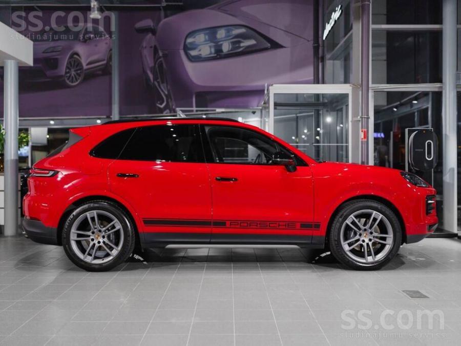 Red Porsche Cayenne 2025 in Riga, with an engine capacity of 3.00 L and mileage of 36 thousand km for 90700 €, photo 8 on AUTOMOTO.COM.LV
