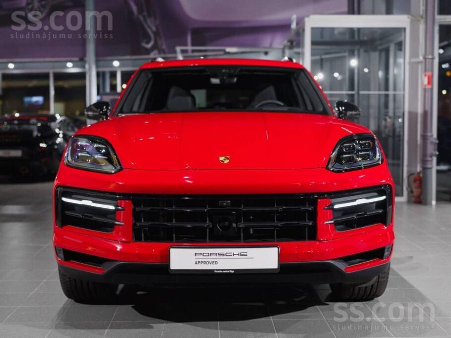 Red Porsche Cayenne 2025 in Riga, with an engine capacity of 3.00 L and mileage of 36 thousand km for 90700 €, photo 9 on AUTOMOTO.COM.LV