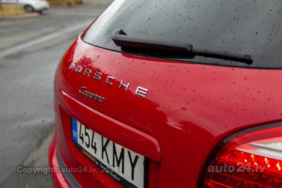 Red Porsche Cayenne 2012 in Tallinn, with an engine capacity of 3.00 L and mileage of 293 thousand km for 19000 €, photo 7 on AUTOMOTO.COM.LV