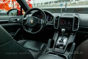 Red Porsche Cayenne 2012 in Tallinn, with an engine capacity of 3.00 L and mileage of 293 thousand km for 19000 €, photo 8 on AUTOMOTO.COM.LV