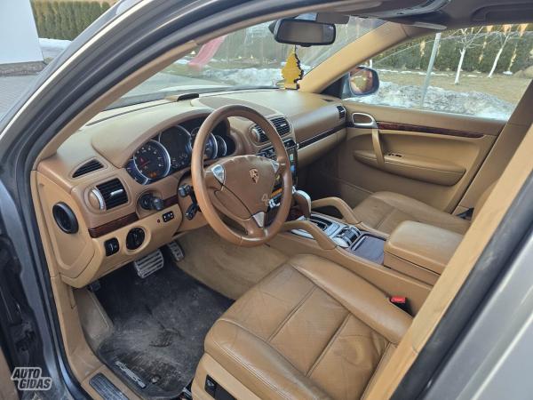 Porsche Cayenne 2005 in Vilnius, with an engine capacity of 4.50 L and mileage of 290 thousand km for 4500 €, photo 6 on AUTOMOTO.COM.LV