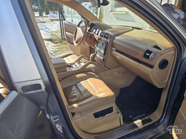 Porsche Cayenne 2005 in Vilnius, with an engine capacity of 4.50 L and mileage of 290 thousand km for 4500 €, photo 9 on AUTOMOTO.COM.LV