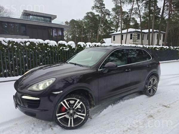 Violet Porsche Cayenne 2010 in Jurmala, with an engine capacity of 4.80 L and mileage of 309 thousand km for 14500 €, photo 1 on AUTOMOTO.COM.LV