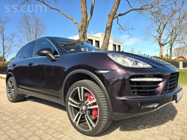 Violet Porsche Cayenne 2010 in Riga, with an engine capacity of 4.80 L and mileage of 309 thousand km for 16500 €, photo 3 on AUTOMOTO.COM.LV