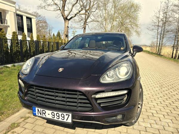 Violet Porsche Cayenne 2010 in Riga, with an engine capacity of 4.80 L and mileage of 309 thousand km for 16500 €, photo 7 on AUTOMOTO.COM.LV