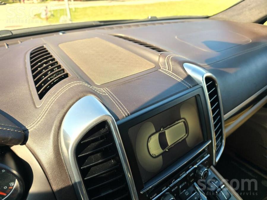 Violets Porsche Cayenne 2010 Rīga, ar dzinēja tilpumu 4.80 L un nobraukumu 309 tūkst. km par 16500 €, foto 13 vietnē AUTOMOTO.COM.LV