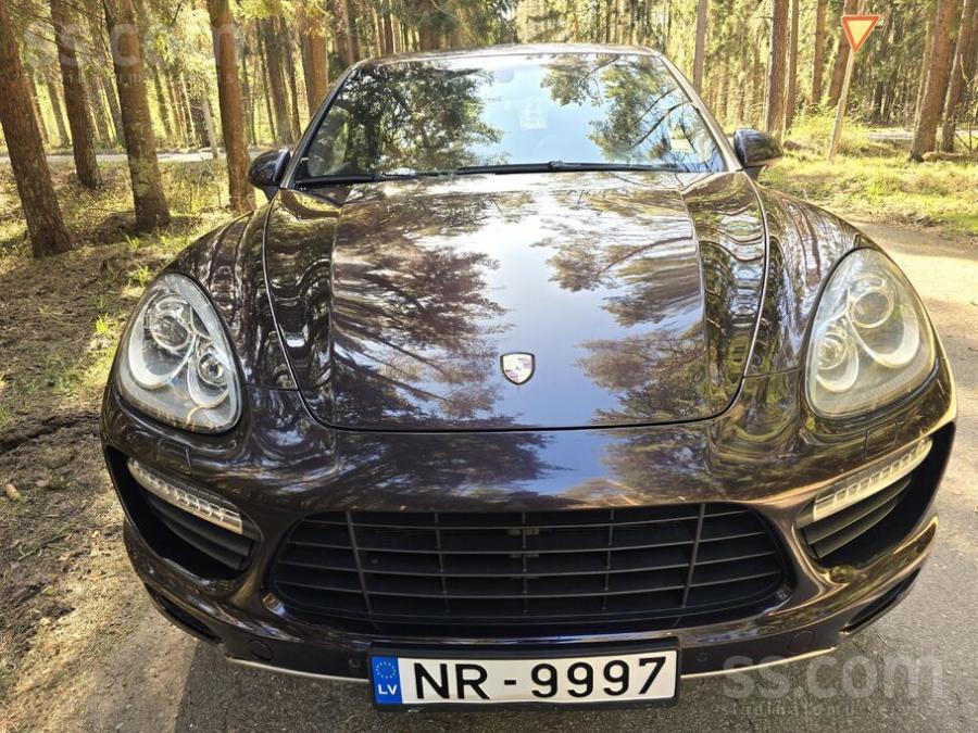 Violets Porsche Cayenne 2010 Rīga, ar dzinēja tilpumu 4.80 L un nobraukumu 309 tūkst. km par 16500 €, foto 15 vietnē AUTOMOTO.COM.LV