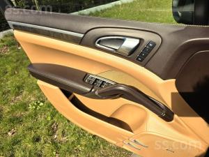 Violets Porsche Cayenne 2010 Rīga, ar dzinēja tilpumu 4.80 L un nobraukumu 309 tūkst. km par 16500 €, foto 18 vietnē AUTOMOTO.COM.LV