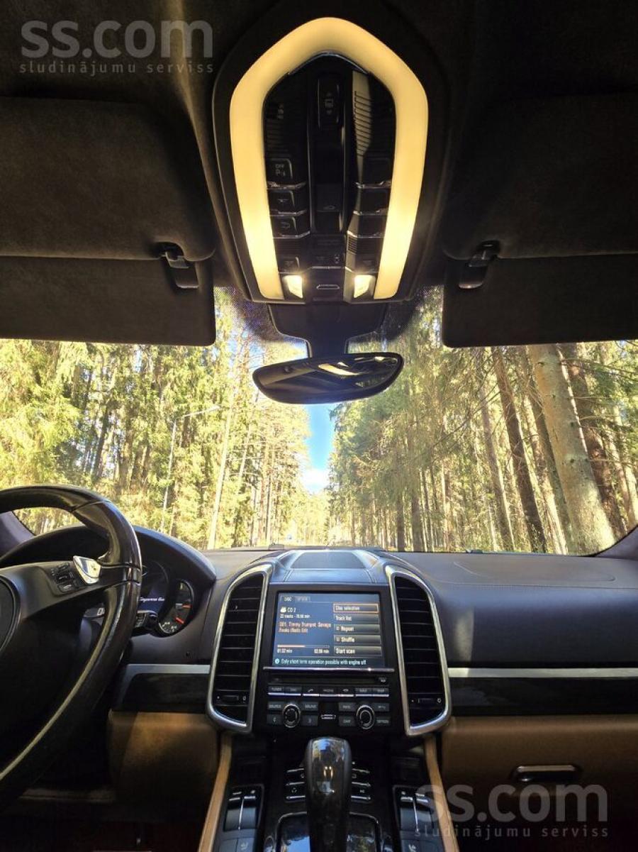 Violets Porsche Cayenne 2010 Rīga, ar dzinēja tilpumu 4.80 L un nobraukumu 309 tūkst. km par 16500 €, foto 19 vietnē AUTOMOTO.COM.LV
