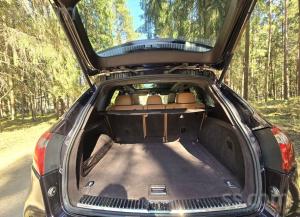 Violets Porsche Cayenne 2010 Rīga, ar dzinēja tilpumu 4.80 L un nobraukumu 309 tūkst. km par 16500 €, foto 20 vietnē AUTOMOTO.COM.LV