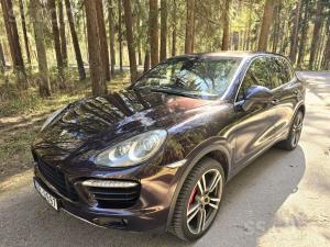 Violets Porsche Cayenne 2010 Rīga, ar dzinēja tilpumu 4.80 L un nobraukumu 309 tūkst. km par 16500 €, foto 22 vietnē AUTOMOTO.COM.LV