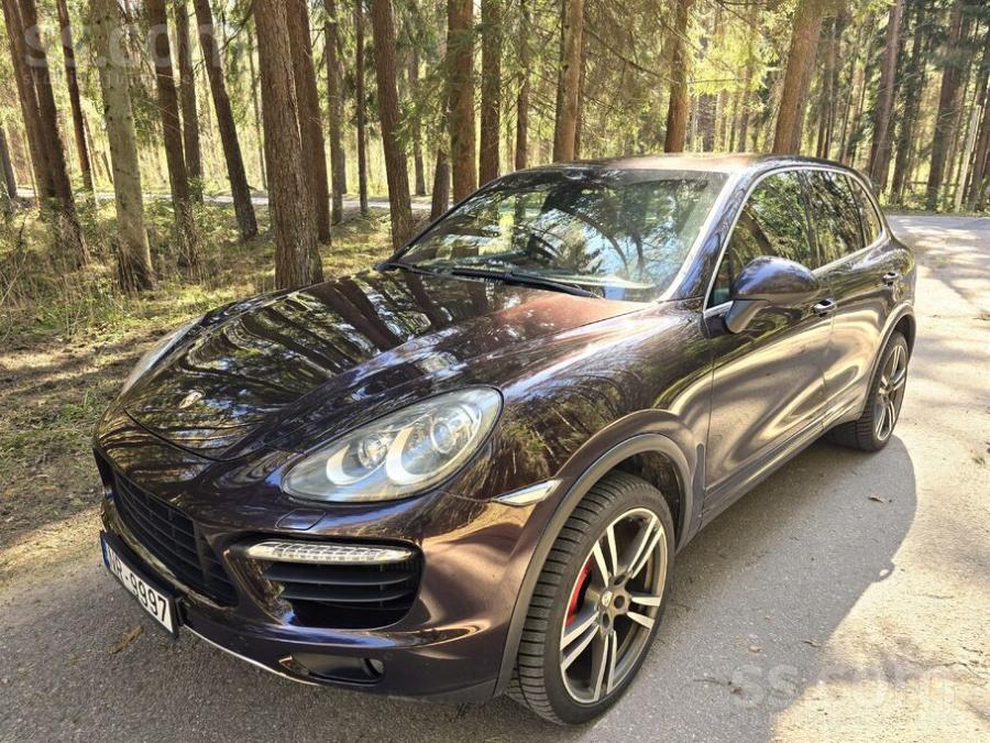 Violets Porsche Cayenne 2010 Rīga, ar dzinēja tilpumu 4.80 L un nobraukumu 309 tūkst. km par 16500 €, foto 22 vietnē AUTOMOTO.COM.LV