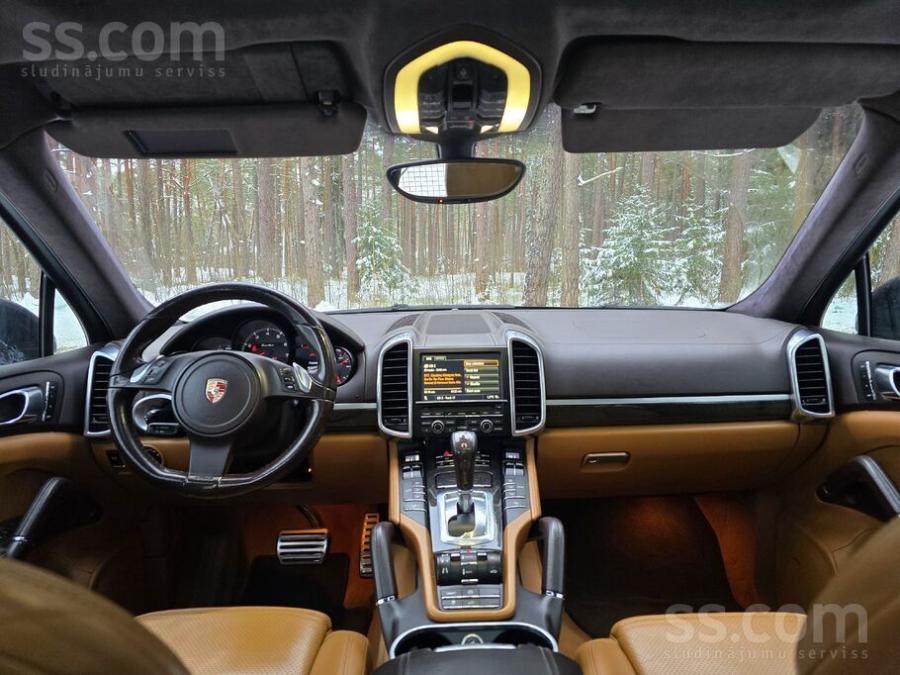 Violets Porsche Cayenne 2010 Rīga, ar dzinēja tilpumu 4.80 L un nobraukumu 309 tūkst. km par 16500 €, foto 4 vietnē AUTOMOTO.COM.LV