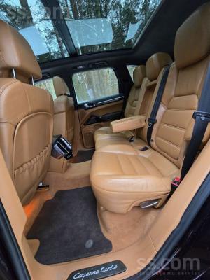 Violets Porsche Cayenne 2010 Rīga, ar dzinēja tilpumu 4.80 L un nobraukumu 309 tūkst. km par 16500 €, foto 9 vietnē AUTOMOTO.COM.LV