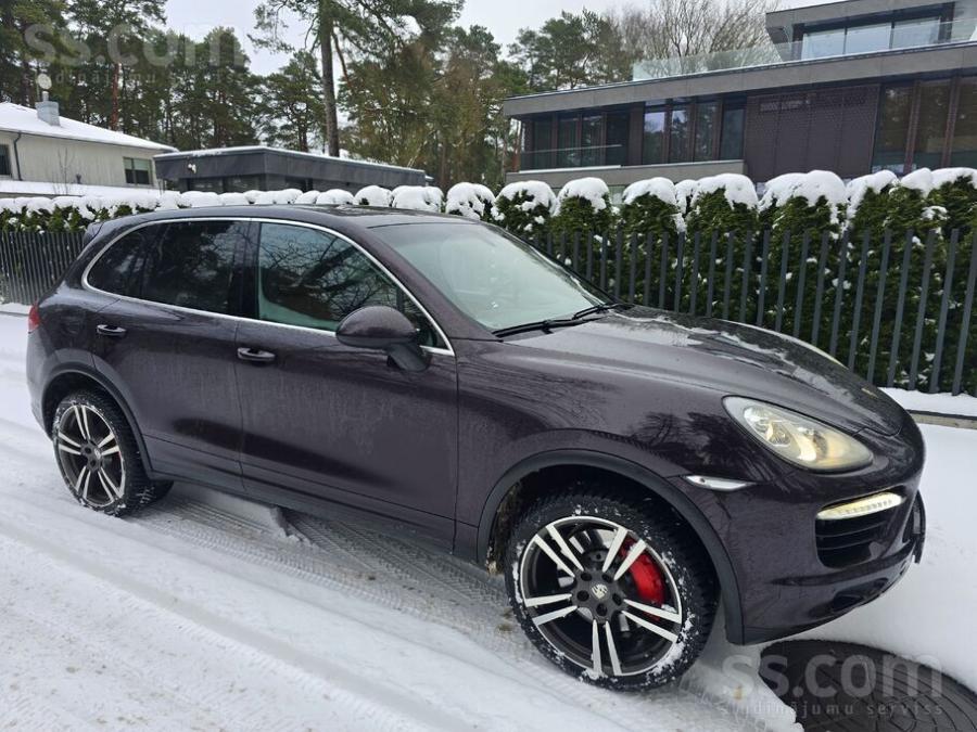 Violets Porsche Cayenne 2010 Rīga, ar dzinēja tilpumu 4.80 L un nobraukumu 309 tūkst. km par 16500 €, foto 10 vietnē AUTOMOTO.COM.LV