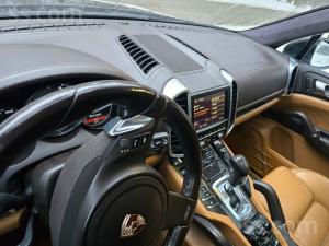 Violets Porsche Cayenne 2010 Rīga, ar dzinēja tilpumu 4.80 L un nobraukumu 309 tūkst. km par 16500 €, foto 11 vietnē AUTOMOTO.COM.LV