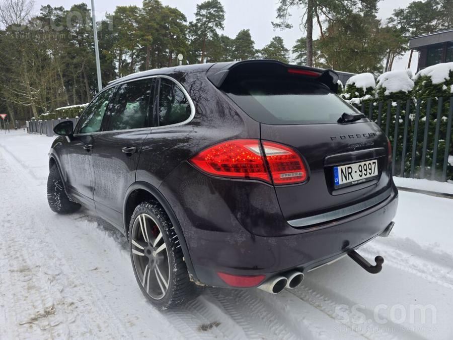 Violets Porsche Cayenne 2010 Rīga, ar dzinēja tilpumu 4.80 L un nobraukumu 309 tūkst. km par 16500 €, foto 12 vietnē AUTOMOTO.COM.LV